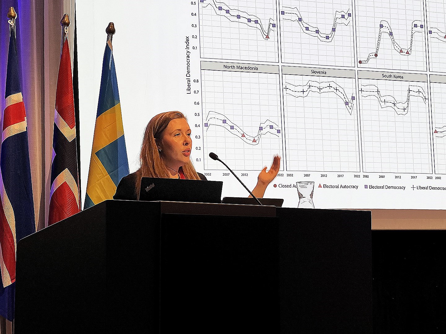 NTR ráðstefna: Leiðin frá lýðræði til einræðis